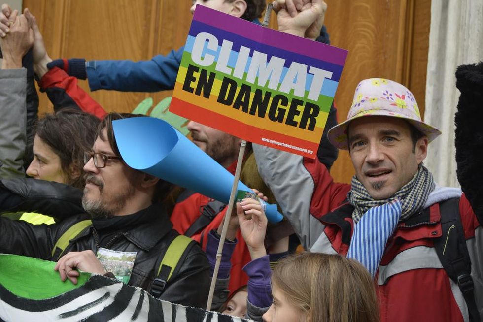 Opinion | Thousands Defy French Ban on Public Protest - Demand Liberte ...