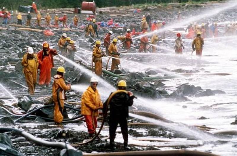 Remembering The Exxon Valdez Oil Spill 25 Years Later PHOTOS: This