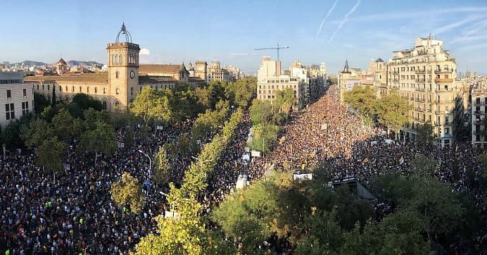 Hundreds of Thousands in Streets as General Strike Engulfs Catalonia ...