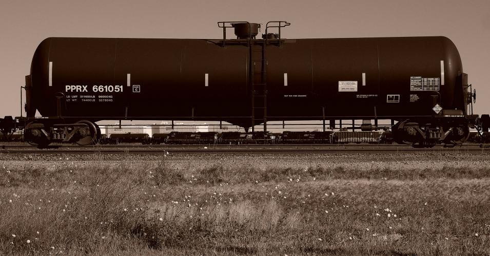 Federal Court Order: Explosive DOT-111 "Bomb Train" Oil Tank Cars Can ...
