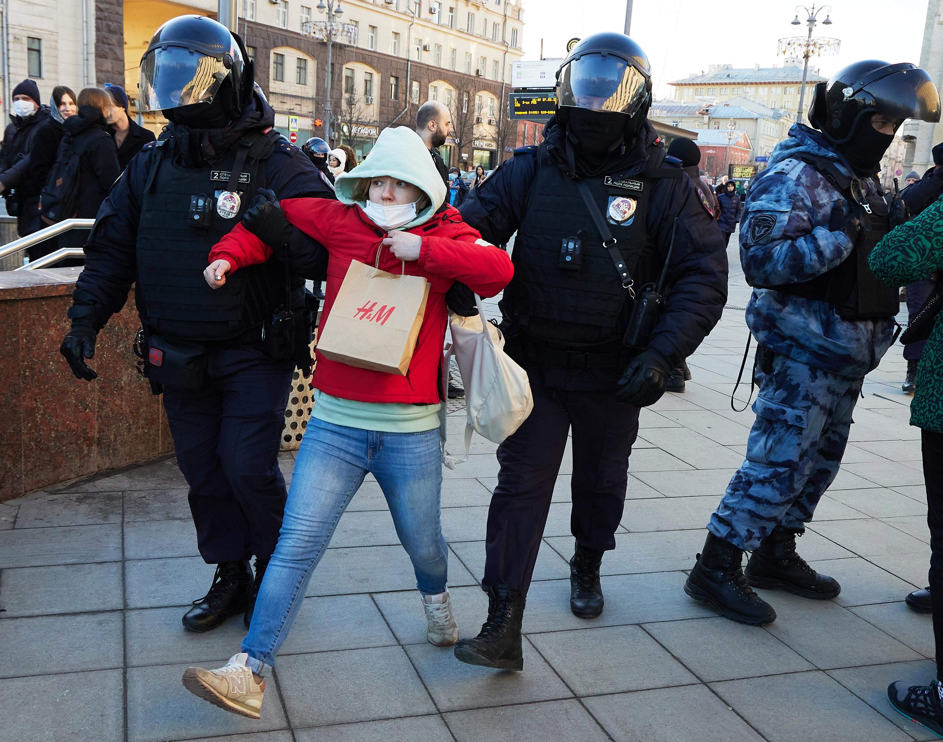 Over 2,100 Anti-War Protesters Arrested in Russia
