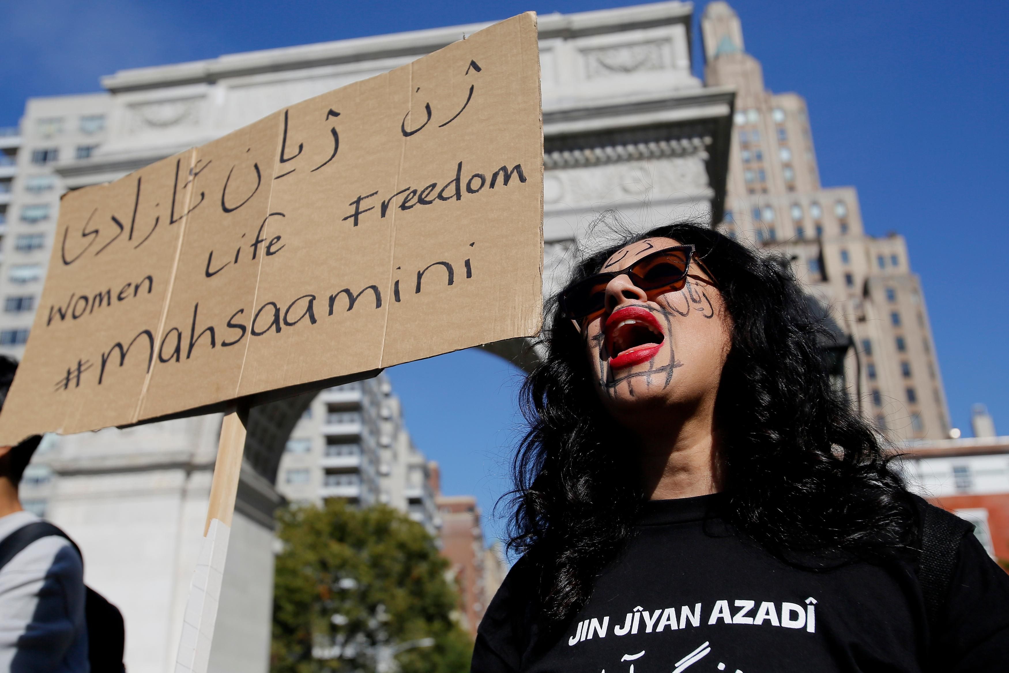 US Progressives 'Stand in Solidarity' With Women and Girls Defying Iran ...