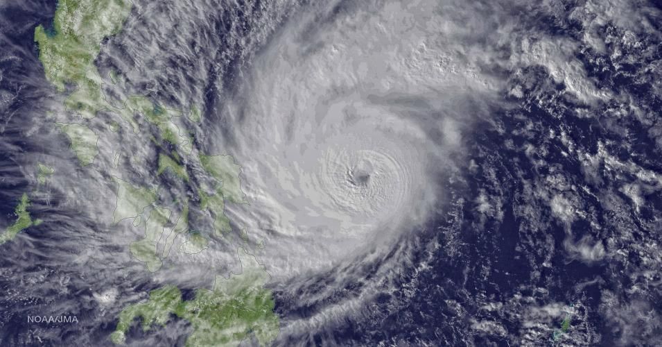 Typhoon Hagupit Slams Into Philippines