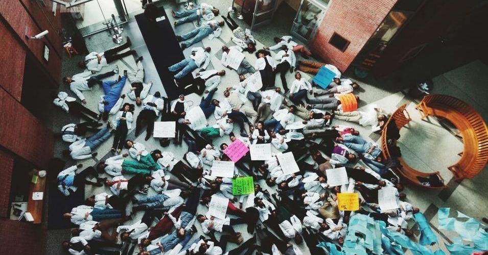 #WhiteCoatsforBlackLives: Medical Students Stage Nationwide Die-Ins #WhiteCoatsforBlackLives: Medical Students Stage Nationwide Die-Ins