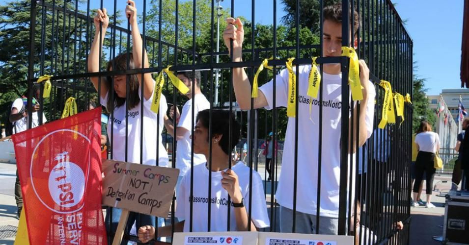 Teens in Cage Protest Trump Immigration Policies Outside UN, Demanding ...